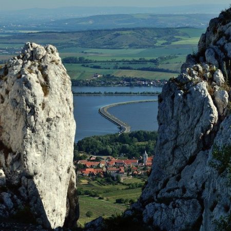 Mysterious Symbolism Behind Burial Site of Dolni Vestonice, Czech ...