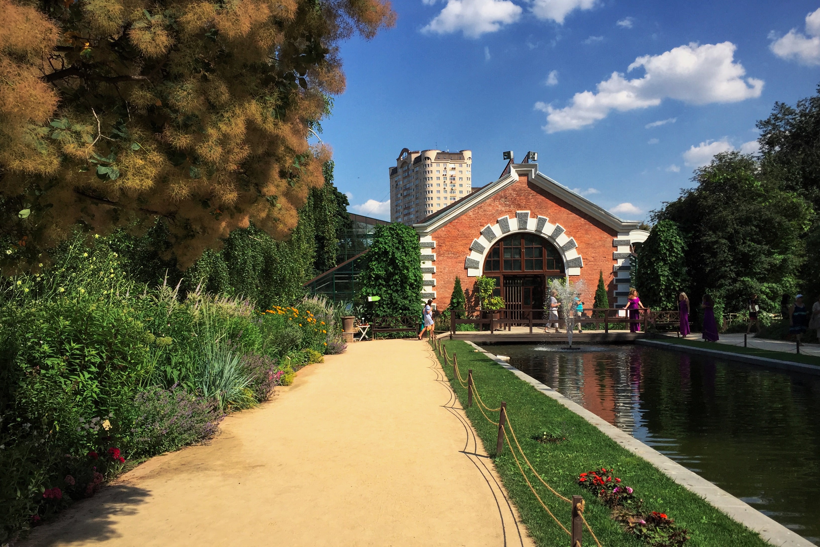 Wonderful Moscow Parks and Gardens To Escape The Noise of The City ...
